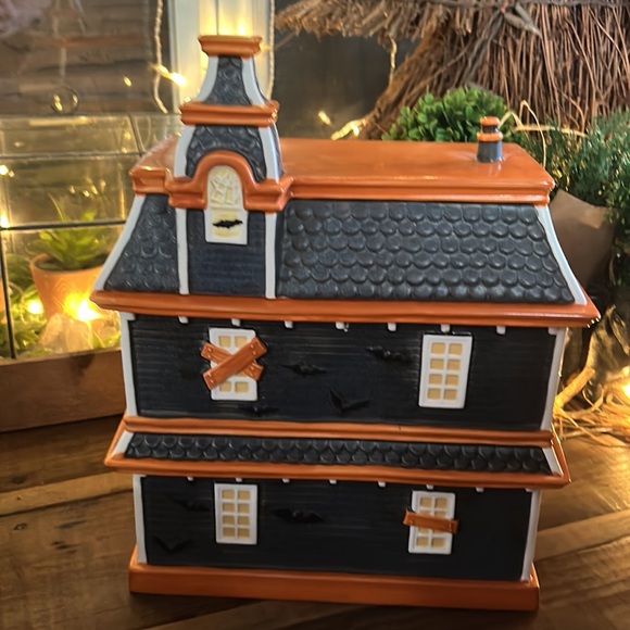 Pottery Barn | Accents | Pottery Barn Spooky And Cute Lidded Haunted ...